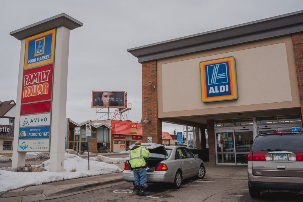 Community mourns loss of north Minneapolis Aldi store