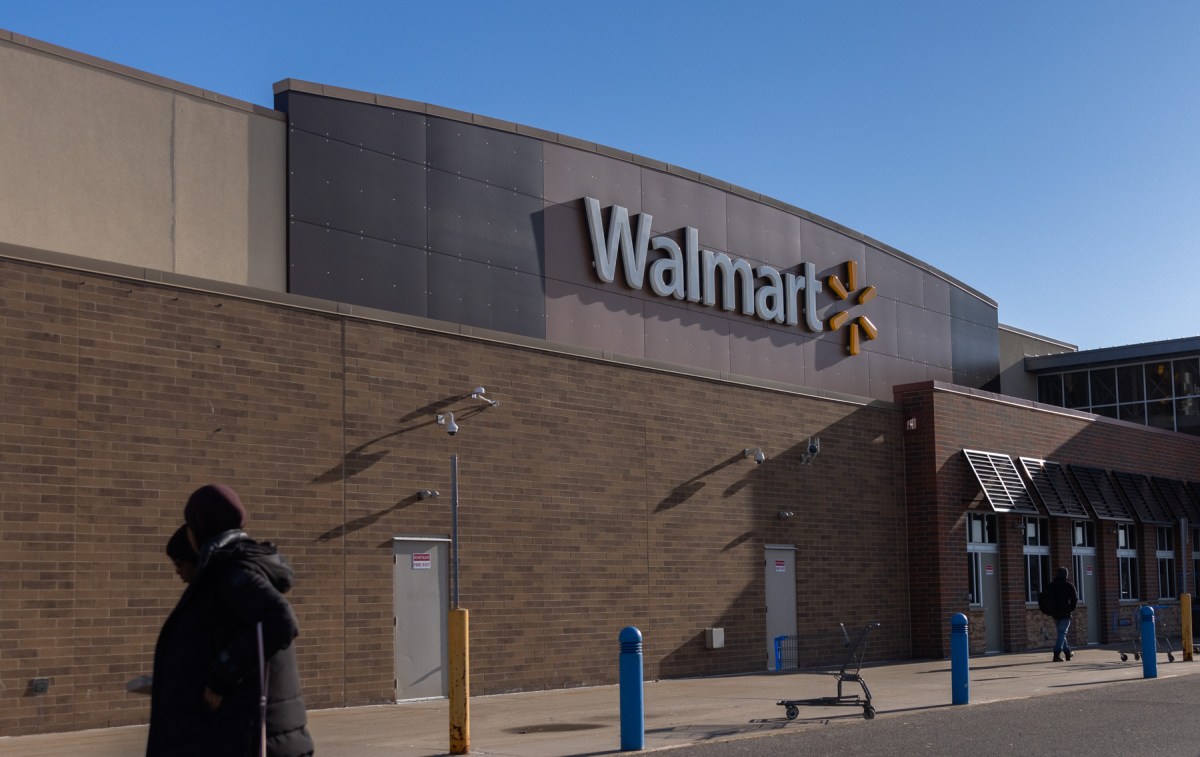 Walmart closing Brooklyn Center store