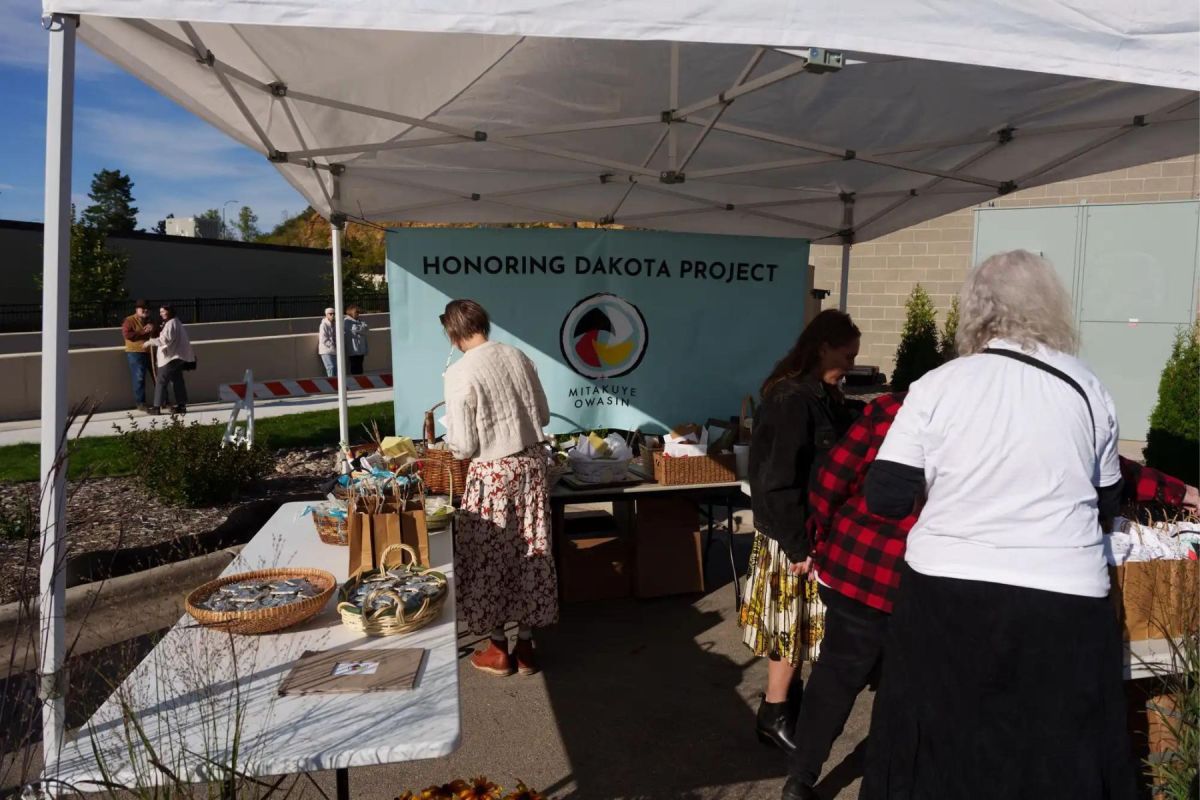 Mural honoring Dakota people unveiled in Red Wing