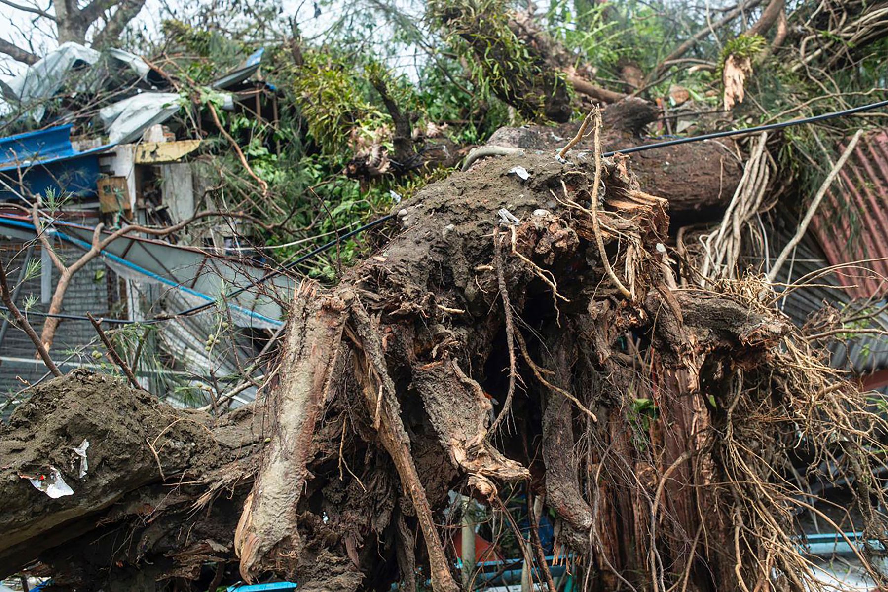 Powerful cyclone hits Myanmar; at least 6 dead, 700 injured