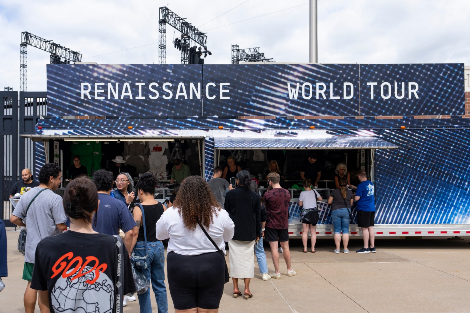 Beyoncé fans get in formation for Renaissance tour in Minneapolis