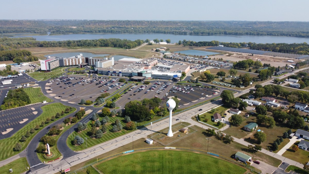 Prairie Island celebrates steps toward a green future