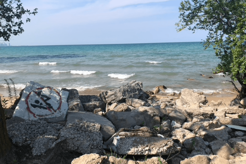 Neighbors fight erosion on Lake Michigan in Chicago’s South Side