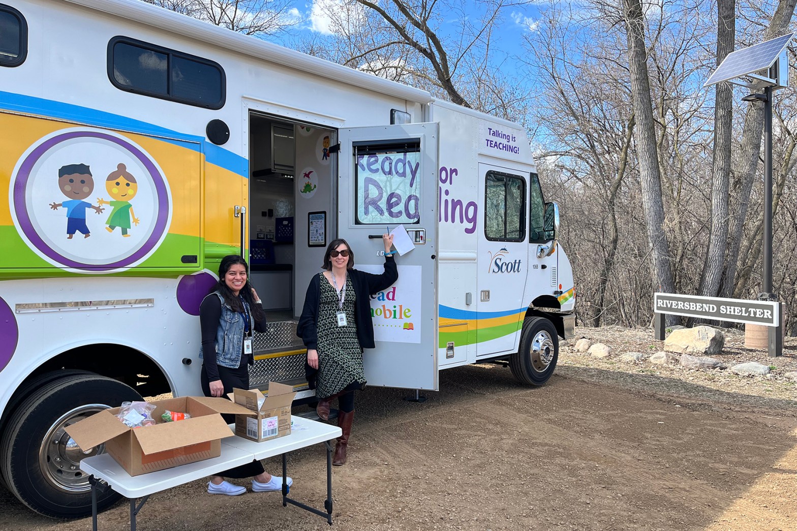Meet Blanca Guzman, Outreach Specialist at the wheel of the Readmobile