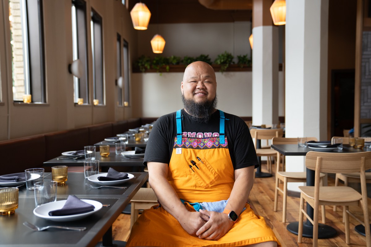 Chef Yia Vang’s Vinai restaurant opens in northeast Minneapolis