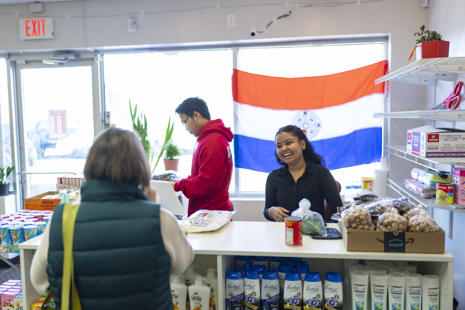 Twin Cities’ first Karenni grocery opens in Maplewood