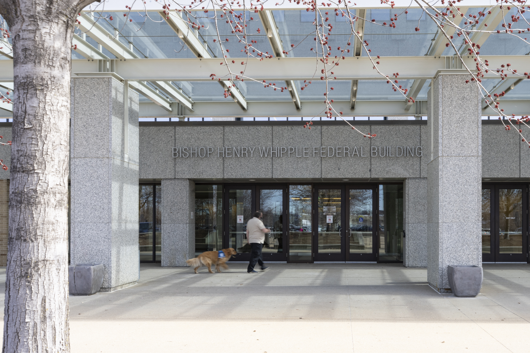 As court access shrinks, immigration cases decided behind closed doors